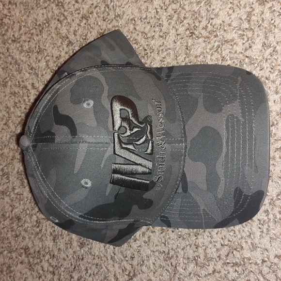 Smith & Wesson | Accessories | Smith Wesson Mens Black Camo Print Logo ...